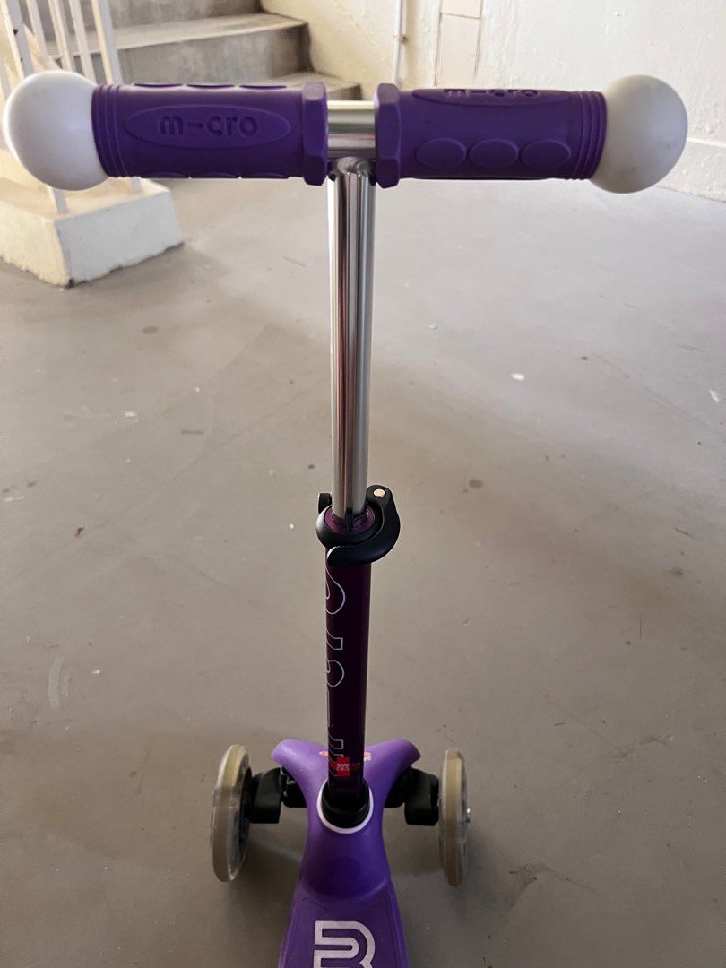 Micro Mini Deluxe Magic Scooter (LED on Wheels + Handles), Sports ...