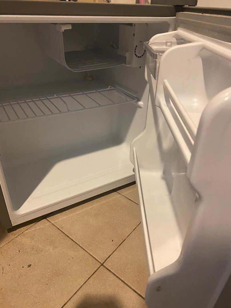 Midea mini fridge , TV & Home Appliances, Kitchen Appliances ...