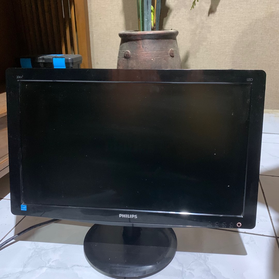 Monitor LED Phillips 20 inch, Elektronik, Komputer, Desktop di Carousell