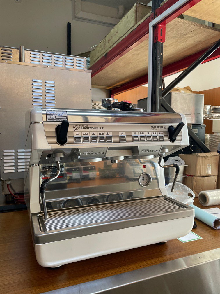 Nuova simonelli Apia 2 compact coffee machine / commercial coffee ...