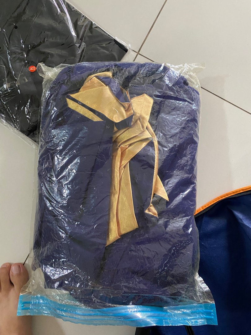 NUS masters of science graduation gown, Men's Fashion, Activewear on ...