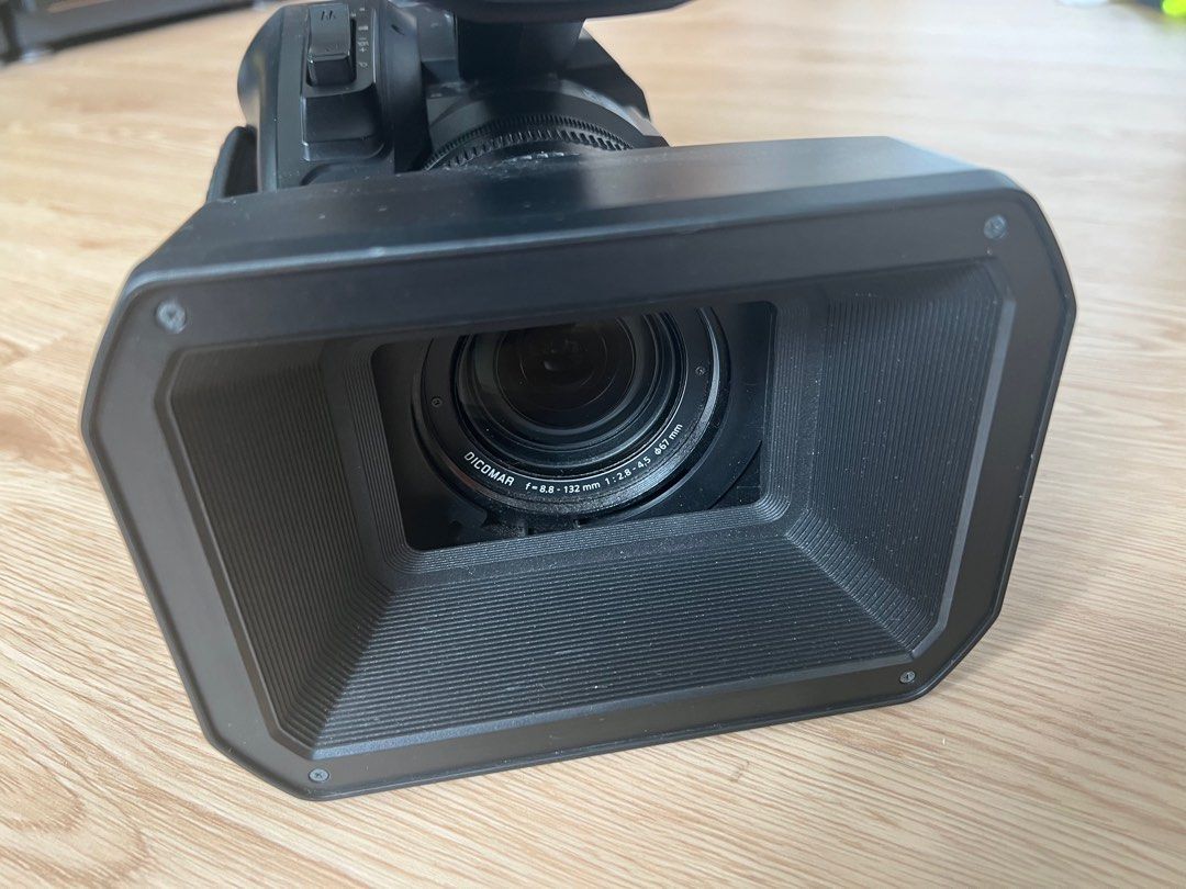 Panasonic UX90 4k Camcorder with 1 inch image sensor, Photography ...