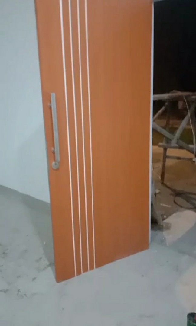 Pintu hpl TACO plus kusen aluminium, Desain & Kerajinan Tangan, Karya Seni di Carousell