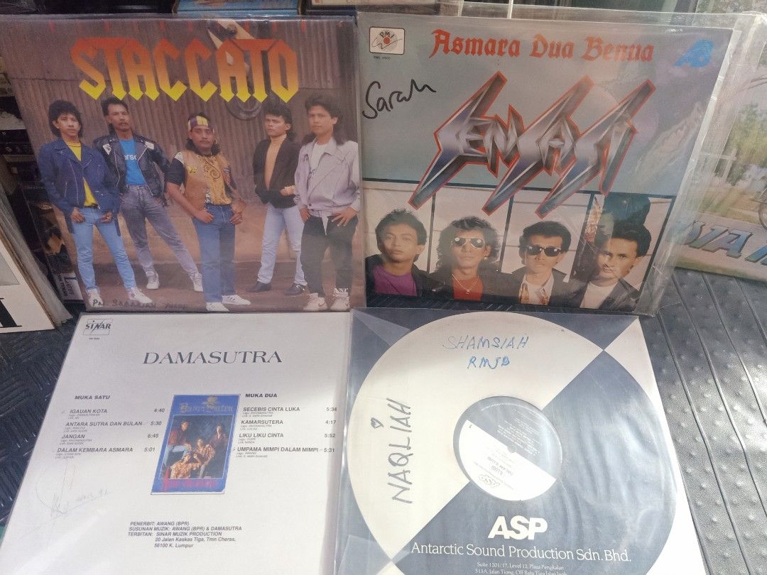 Piring hitam melayu, Hobbies & Toys, Music & Media, Vinyls on Carousell