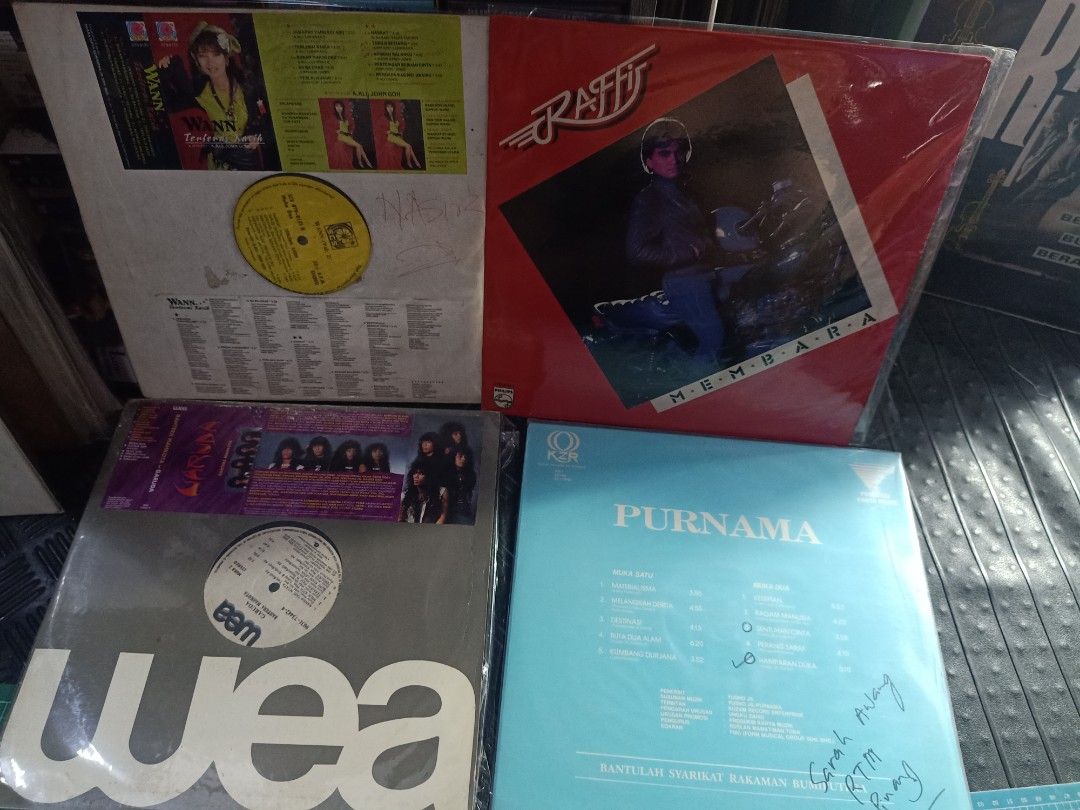 Piring hitam original Melayu, Hobbies & Toys, Music & Media, Vinyls on ...