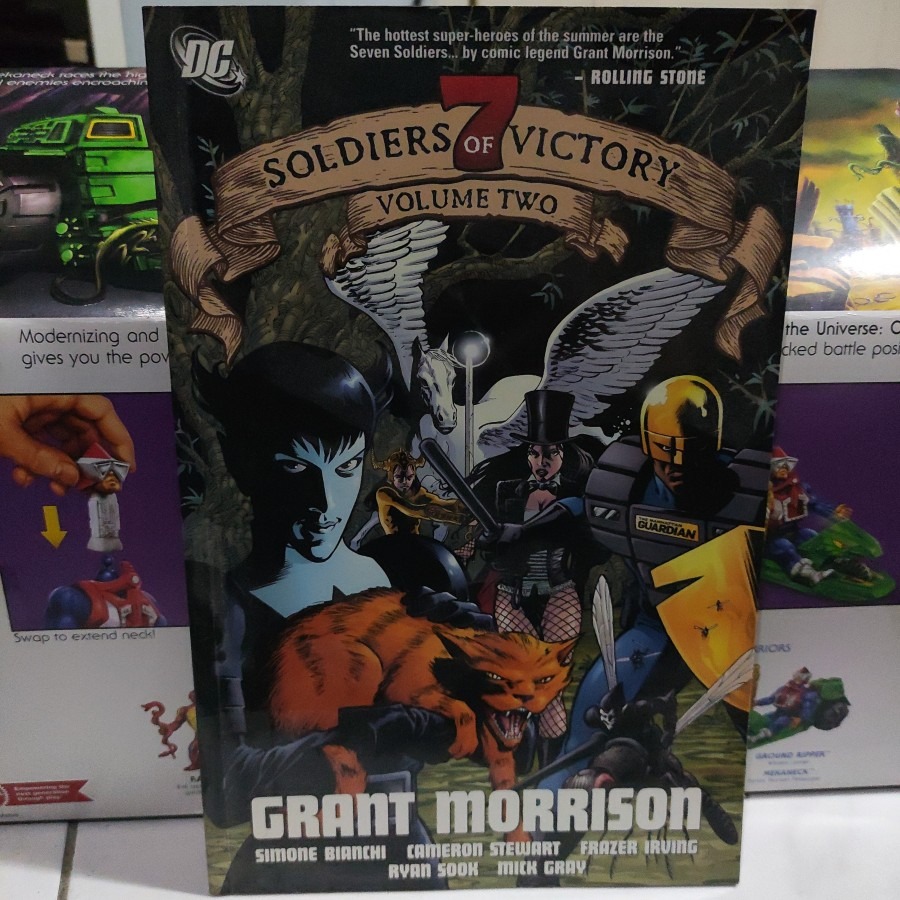 Seven Soldiers of Victory vol 2, Buku & Alat Tulis, Komik dan Manga di Carousell