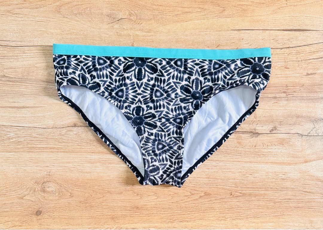 (SMALL) Zero Xposur bottom, Women's Fashion, Swimwear, Bikinis ...