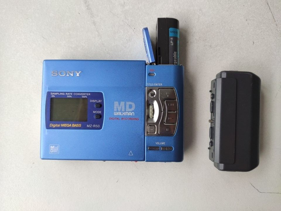 Sony MiniDisc MD Walkman with MiniDiscs, Audio, Portable Music Players ...