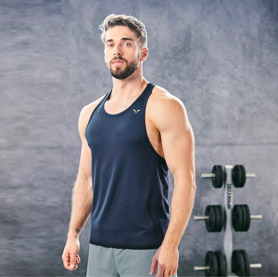 SQUATWOLF Stringer, Men's Fashion, Activewear on Carousell