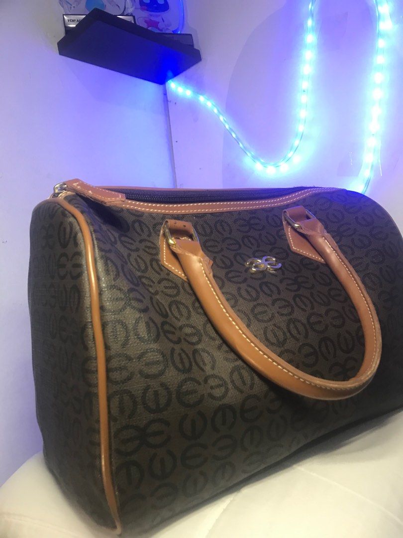 Tas tabung esquire, Barang Yang Dicari di Carousell