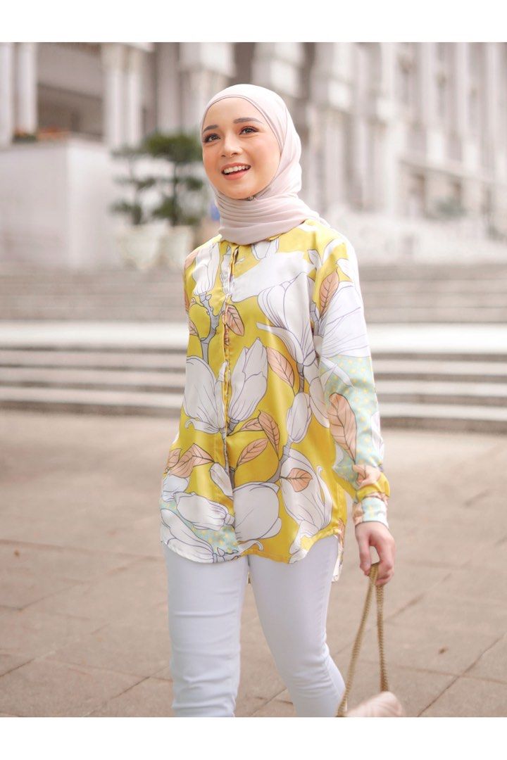 ZEFIKS REZKA TOP, Women's Fashion, Tops, Blouses on Carousell
