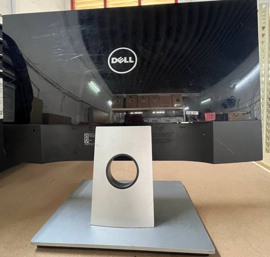 23" Dell S2316 Monitor, Computers & Tech, Desktops on Carousell