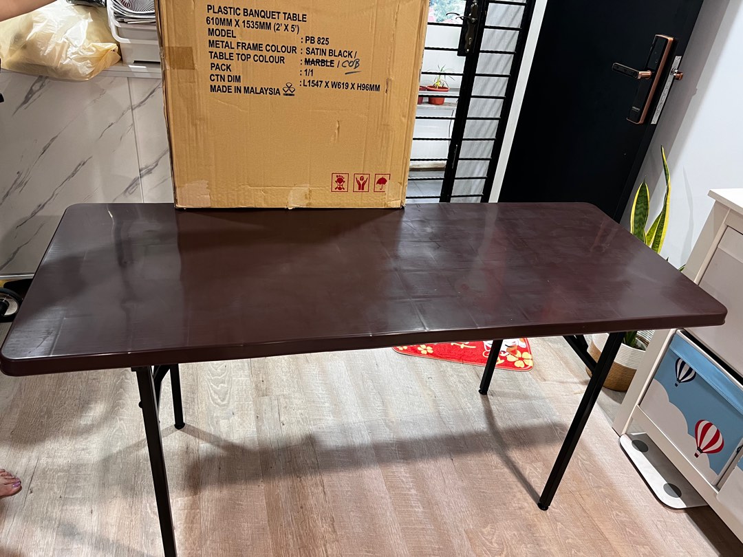 3V plastic foldable banquet table, Furniture & Home Living, Furniture, Tables & Sets on Carousell