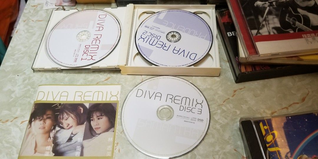 新淨冇花 早期版 滾石24k 24bit珍藏版金碟系列周華健CD$100/ 新淨冇花 齊件 林憶蓮劉美君林志美DIVA REMIX CD$300元/( 早期韓國t113 01透明膠圈版 張國榮 ...