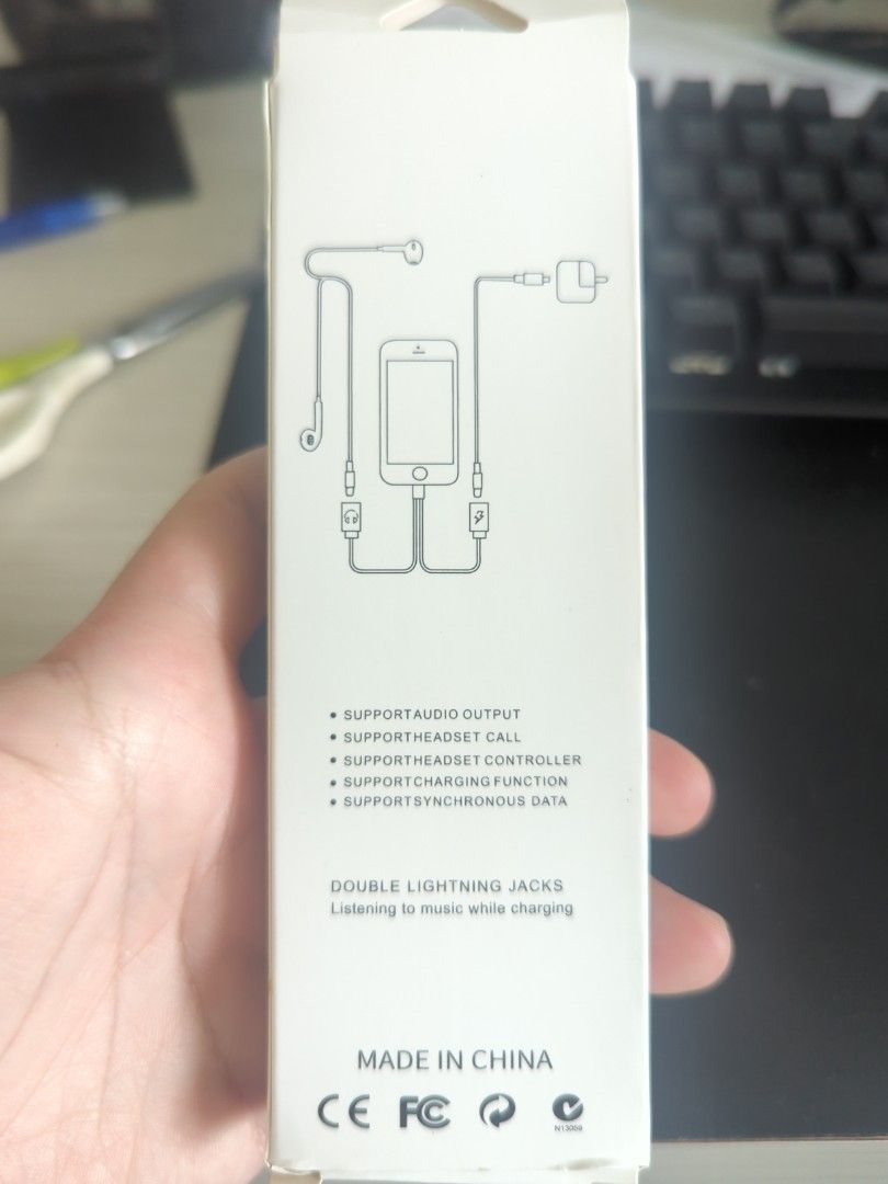 Apple Iphone To IP Adapter duo double earpiece and charge, Computers ...