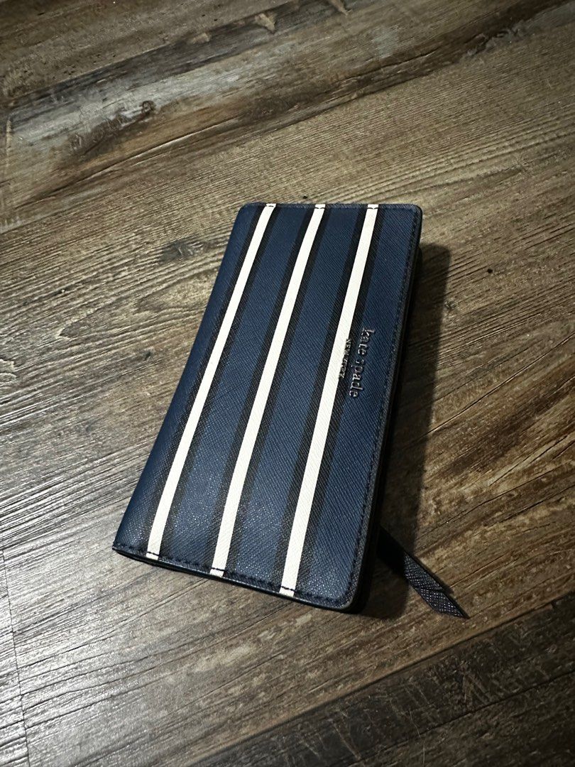 Authentic Kate Spade Bifold Wallet, Men's Fashion, Watches ...