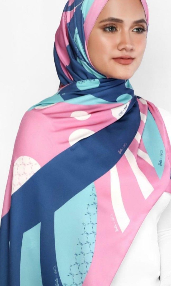 Barbie X duck shawl, Women's Fashion, Muslimah Fashion, Hijabs on Carousell
