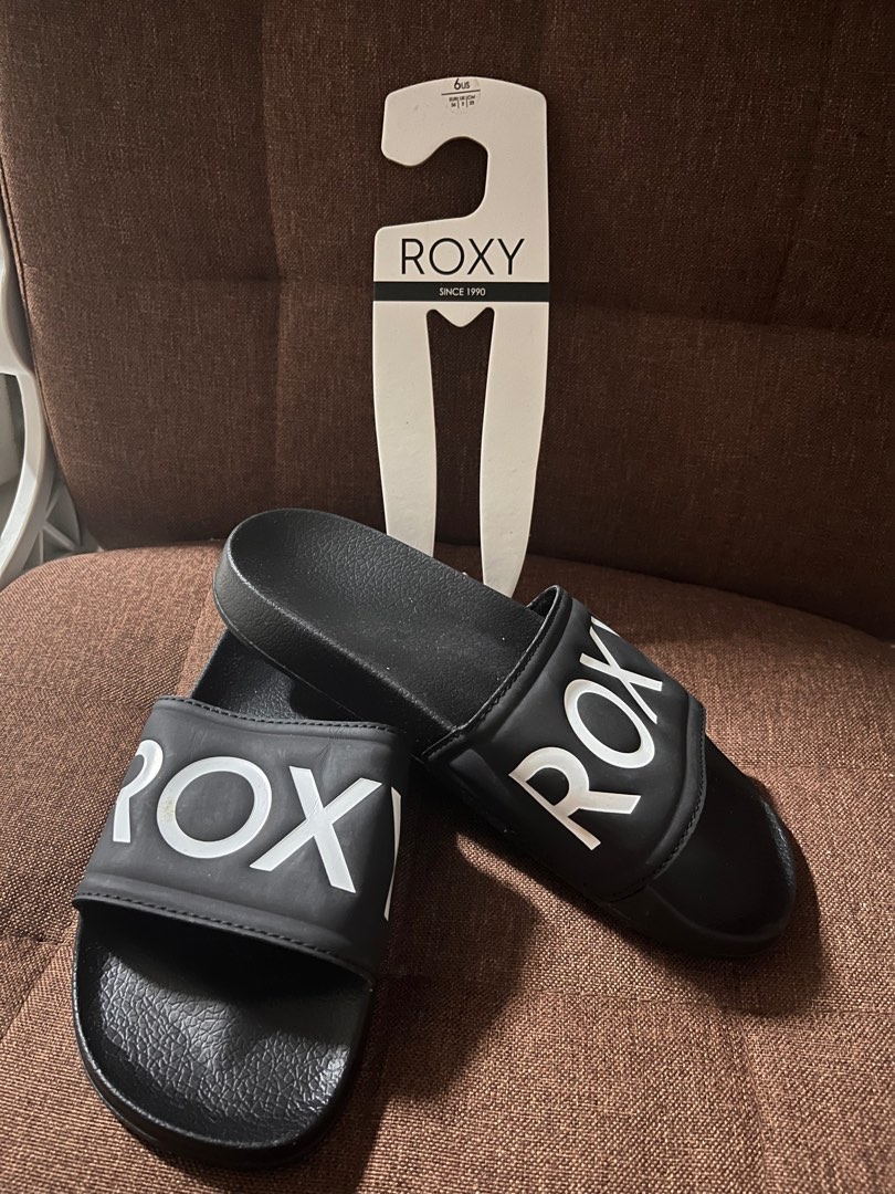BRAND NEW ROXY, Women's Fashion, Footwear, Slippers and slides on Carousell