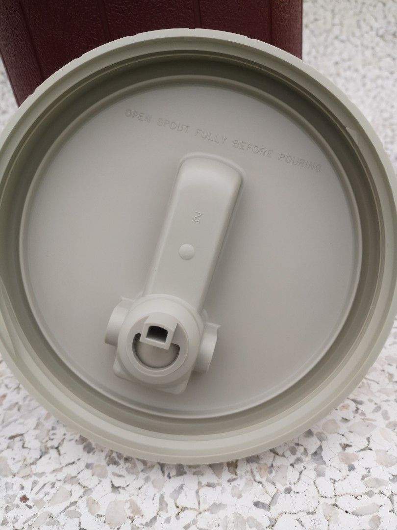 Coleman Polylite Water Jug Cooler, Furniture & Home Living, Kitchenware ...