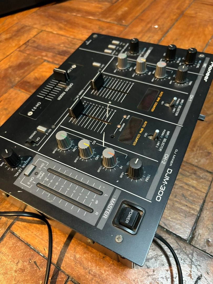 DJ MIXER DJM 300 PIONEER, Audio, Portable Audio Accessories on Carousell