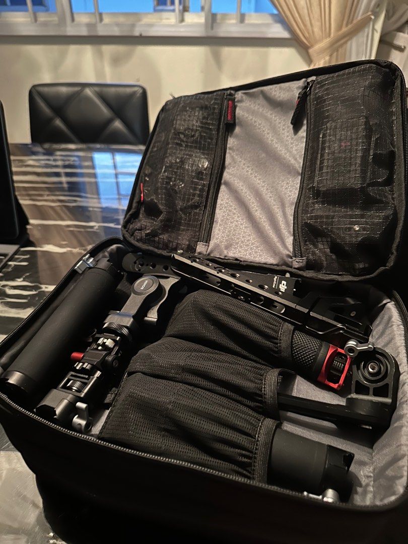DJI RS2 Pro Combo Set, Photography, Cameras on Carousell