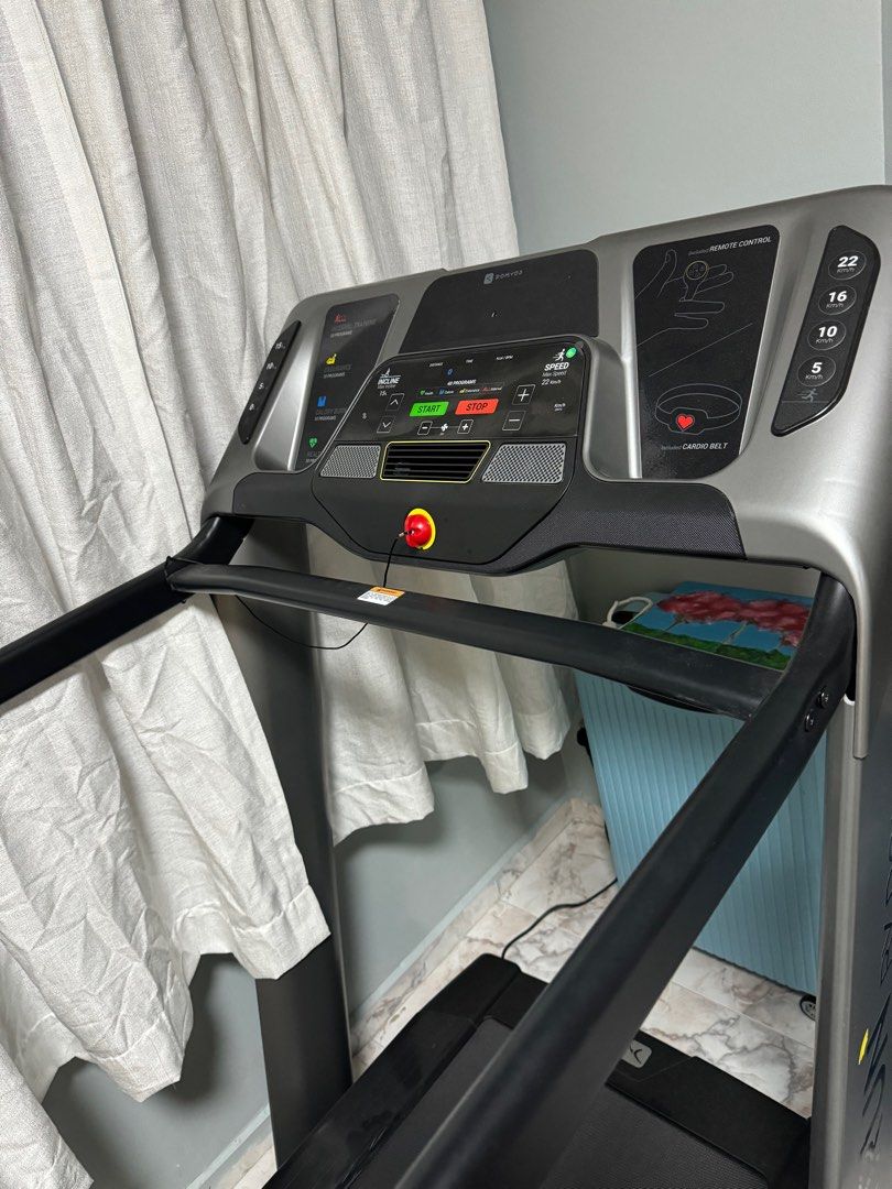 Domyos Treadmill Intense Run E-connected, Sports Equipment, Exercise ...