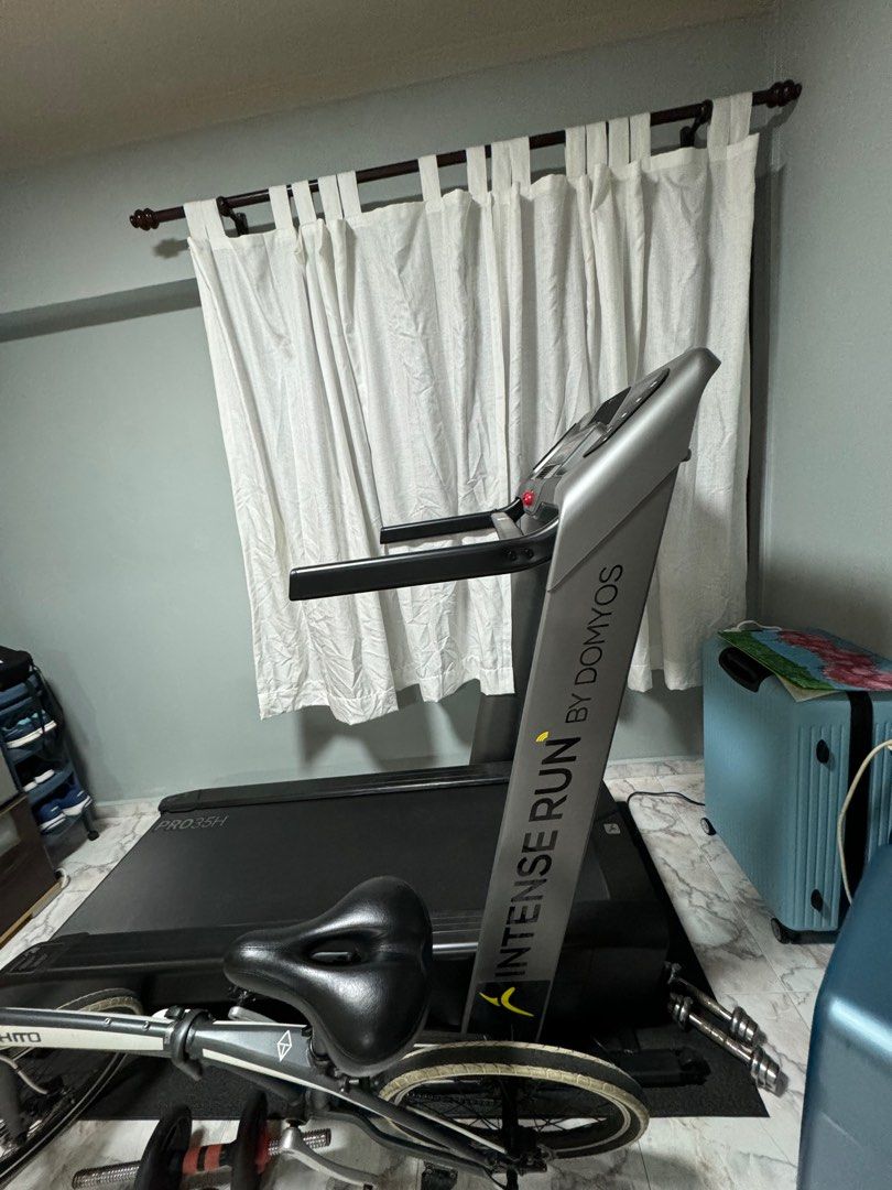 Domyos Treadmill Intense Run E-connected, Sports Equipment, Exercise ...