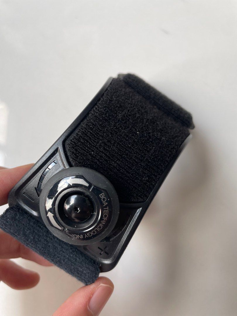 Future Elbow Custom Pressure Strap, Sports Equipment, Exercise ...