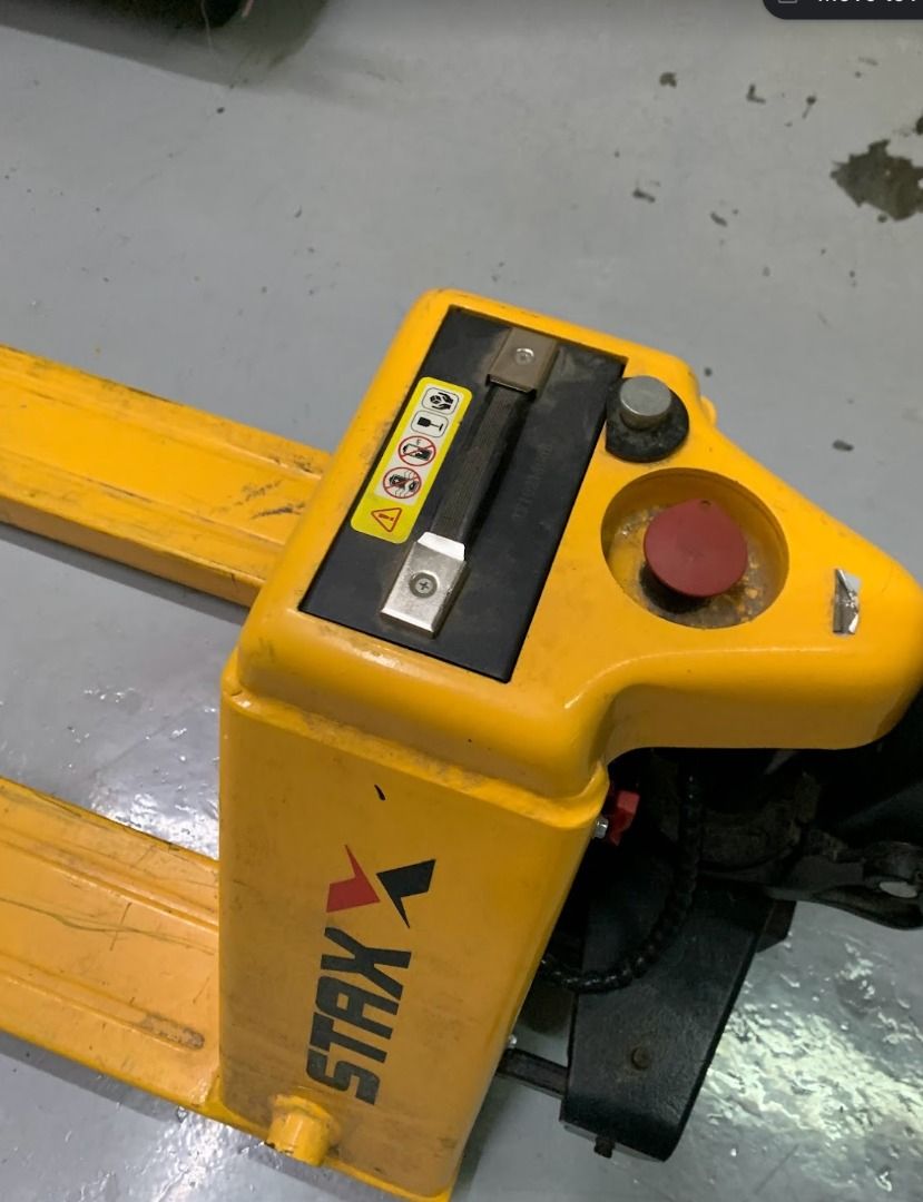 High-Capacity Powered Pallet Jack, Everything Else on Carousell