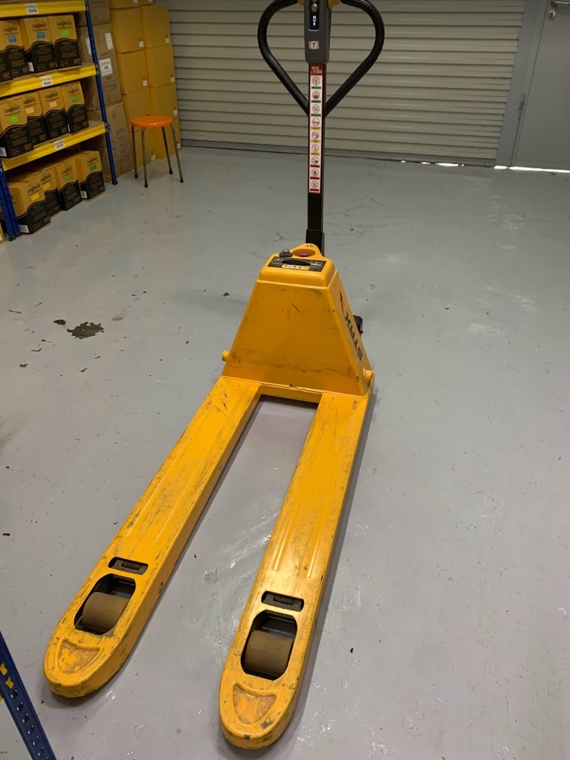 High-Capacity Powered Pallet Jack, Everything Else on Carousell