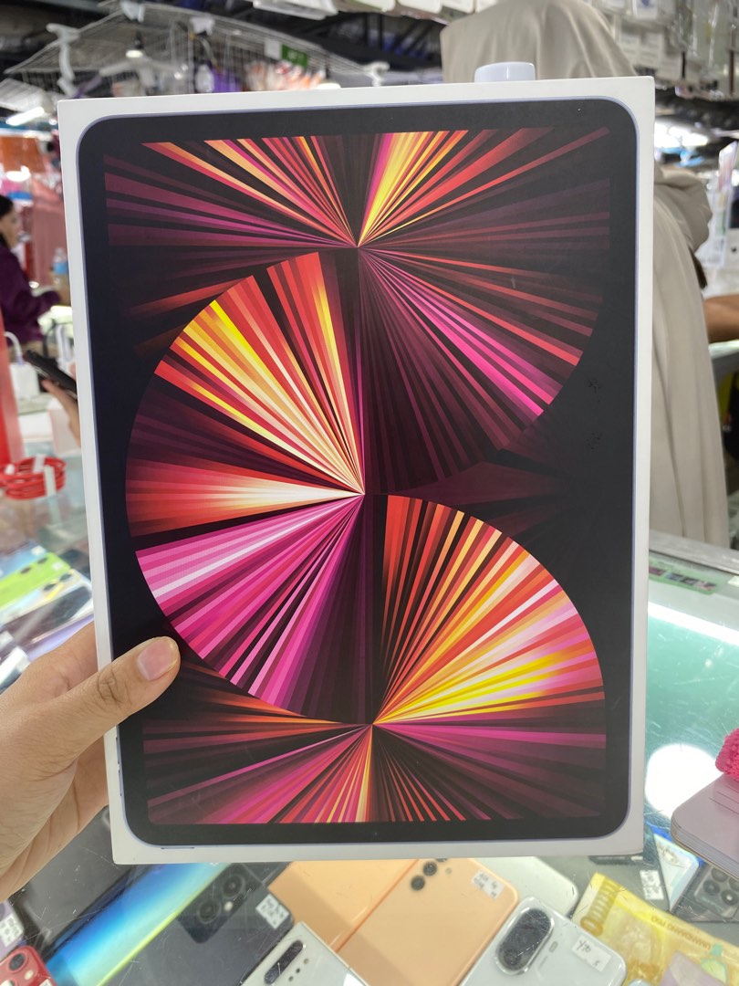 iPad Pro (11-inch) (3rd Generation) 128GB Wi-Fi only, Mobile Phones ...