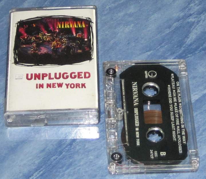 Kaset NIRVANA, Hobbies & Toys, Music & Media, CDs & DVDs on Carousell