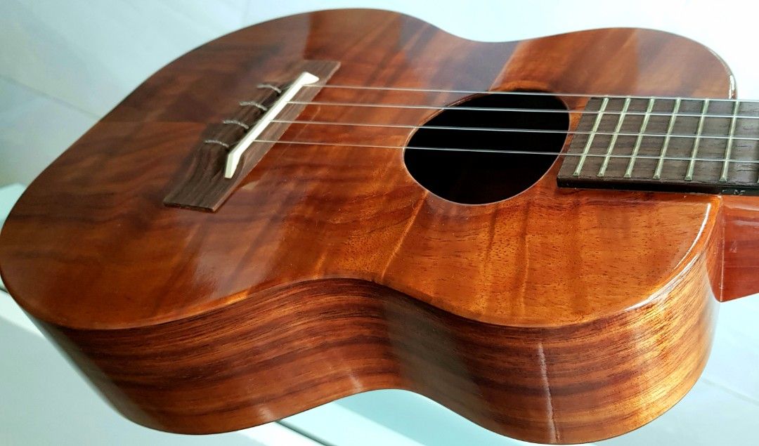 Koaloha Curly Koa Ukulele, Hobbies & Toys, Music & Media, Musical ...