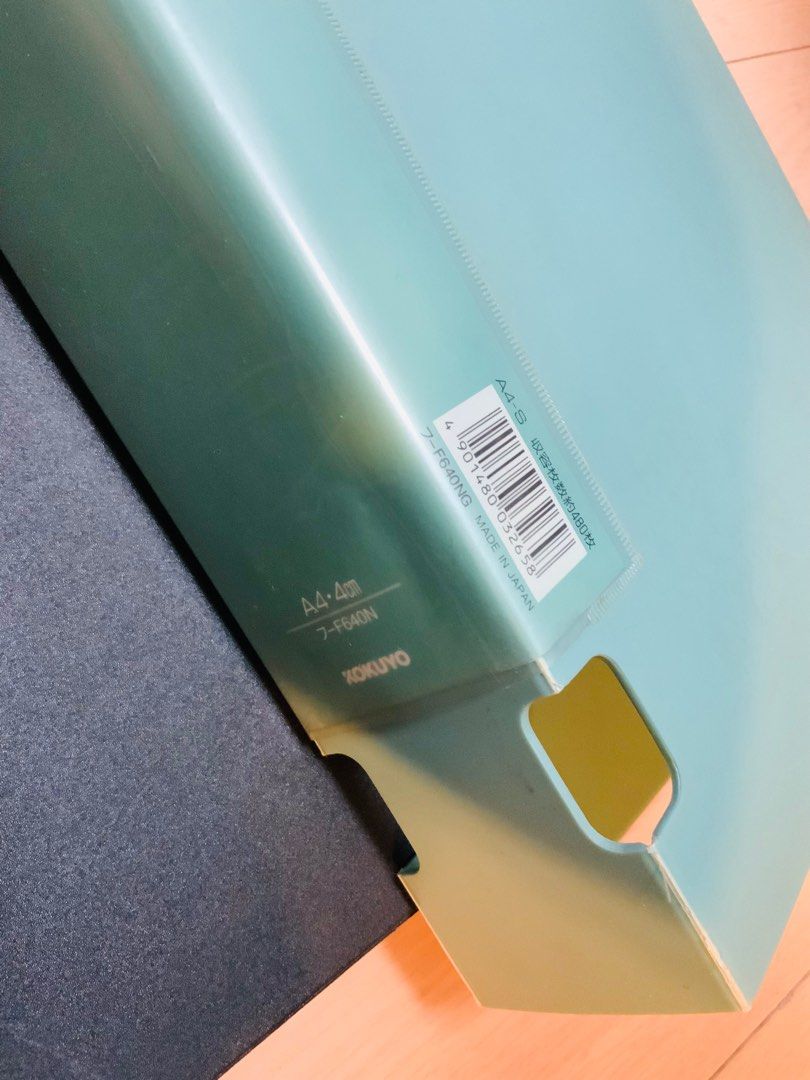 文具日本Kokuyo 2 hole Box file $19、Globe box file $10 Used condition,no ...