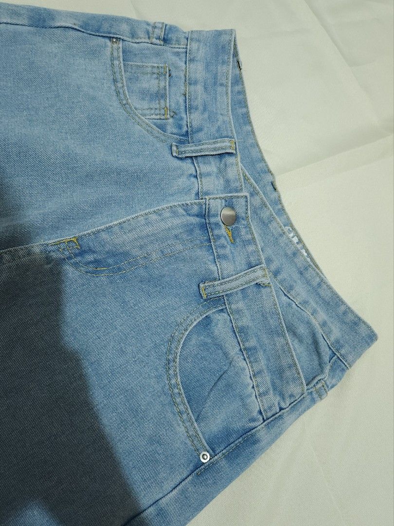 [LIKE NEW] Girl Almighty Crossed Jeans in Light Denim, Women's Fashion ...