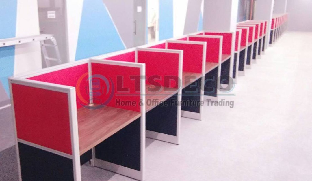 LINEAR WORKSTATION CUBICLE OFFICE PARTITION, Furniture & Home Living ...
