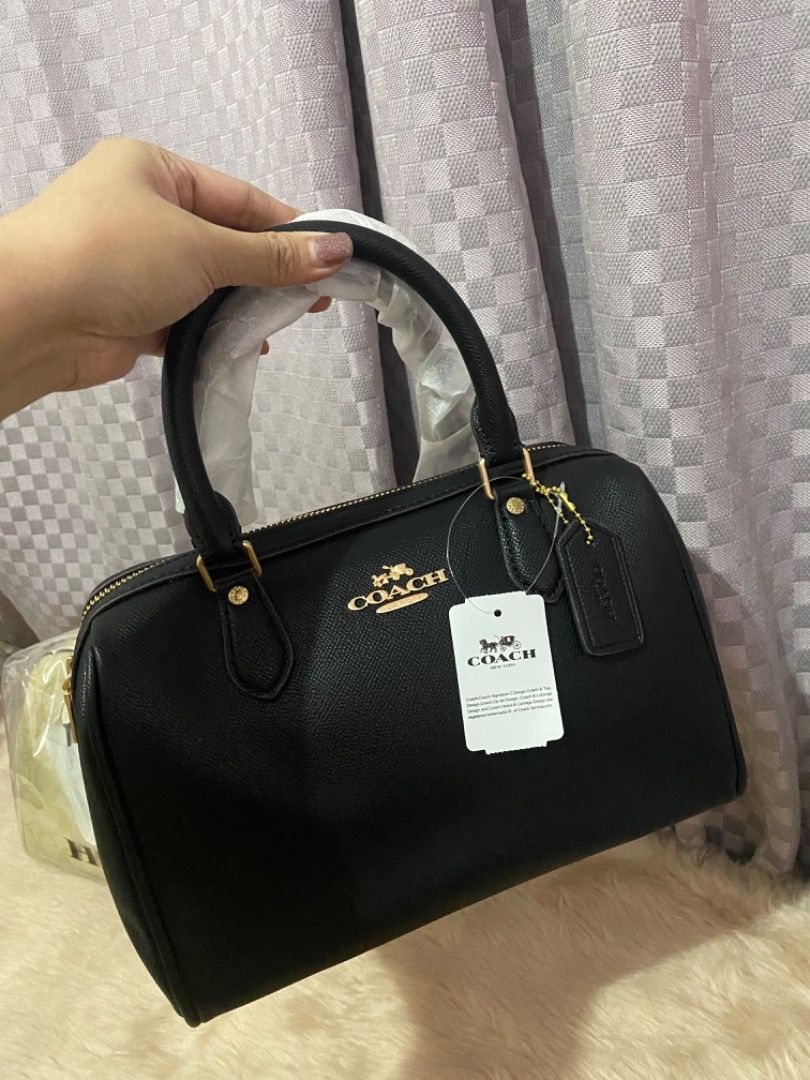 Mall Pull Out Coach crossbody bag, Luxury, Bags & Wallets on Carousell