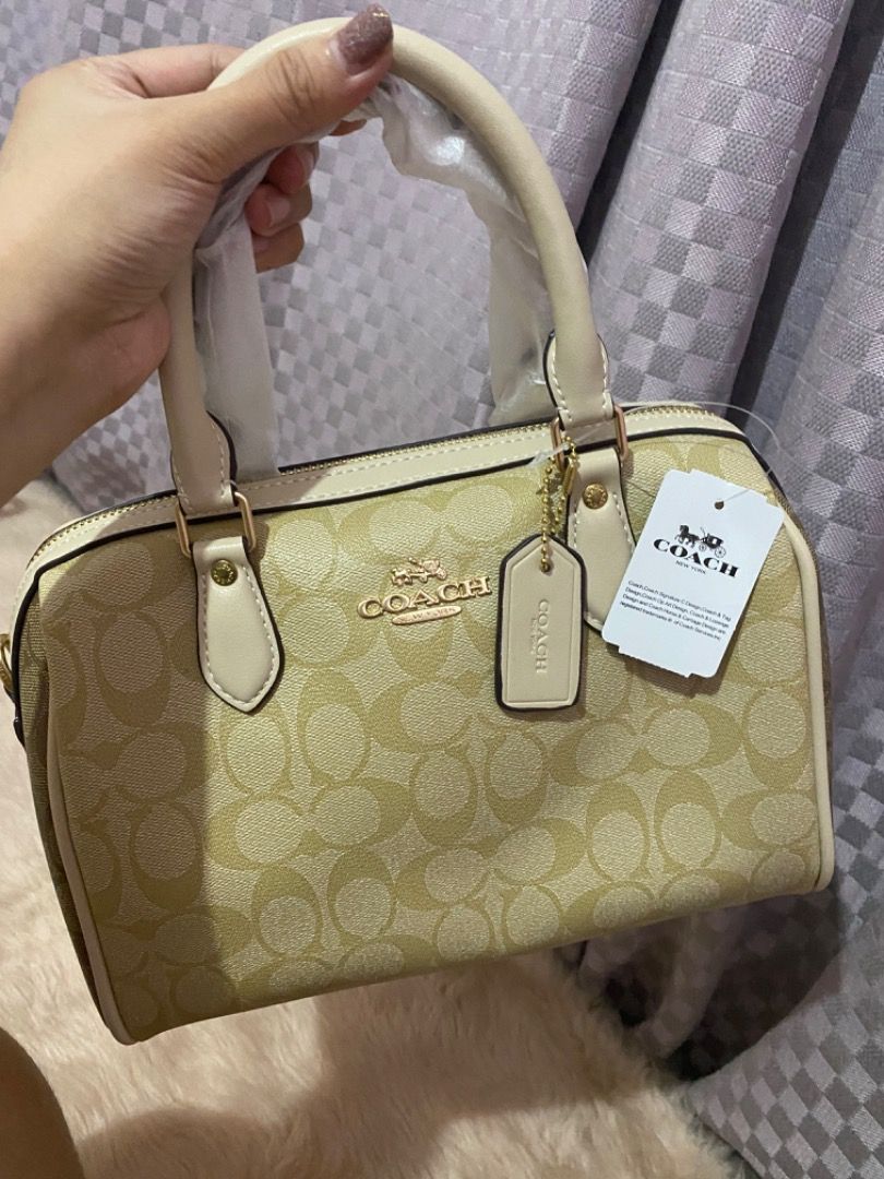 Mall Pull Out Coach Crossbody bag, Luxury, Bags & Wallets on Carousell