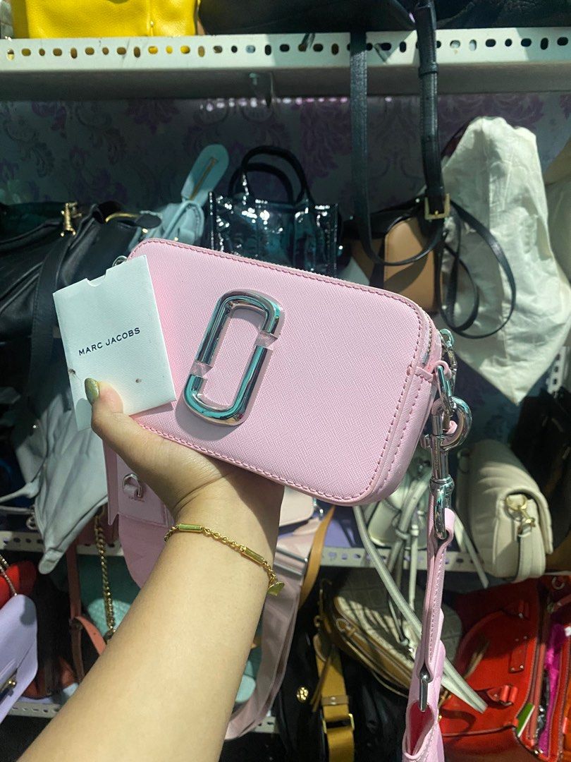 Marc Jacobs Snapshot, Barang Mewah, Tas & Dompet di Carousell