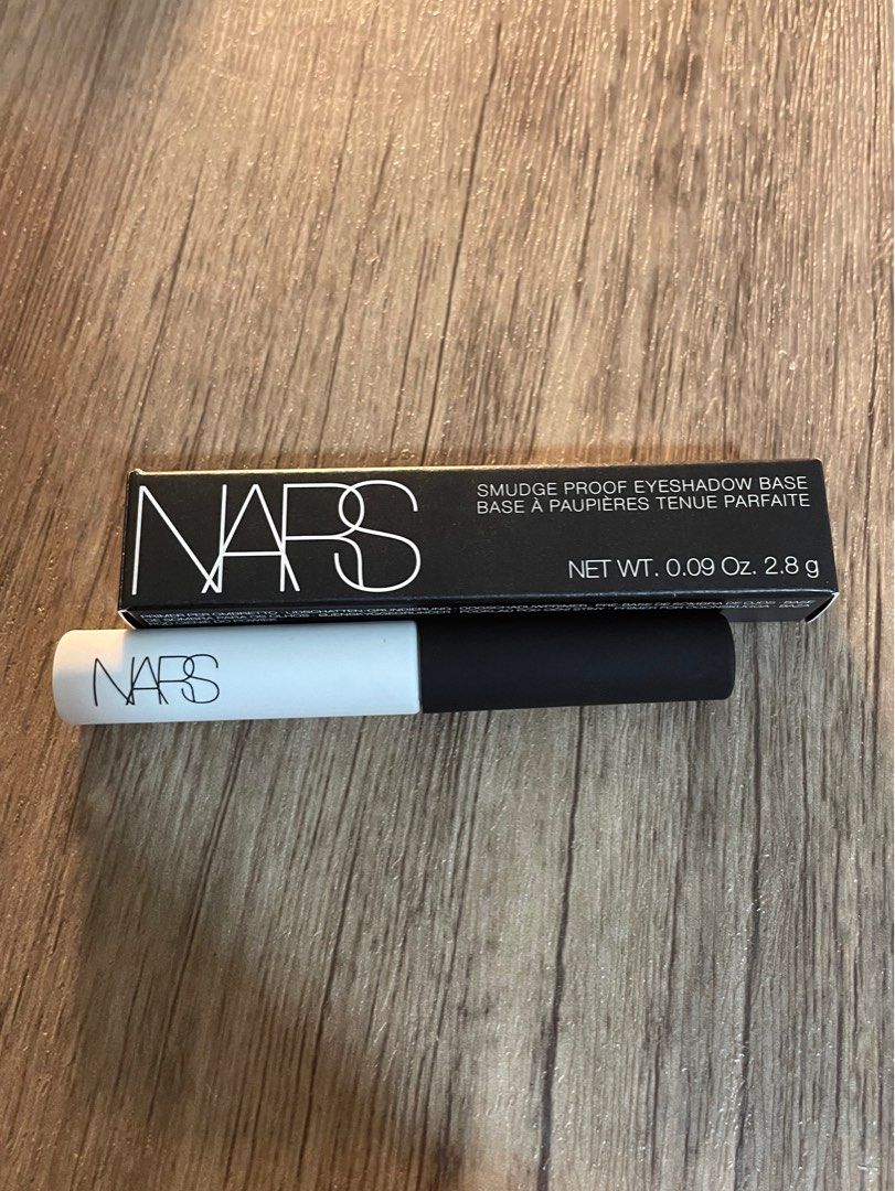 smudge proof eyeshadow base