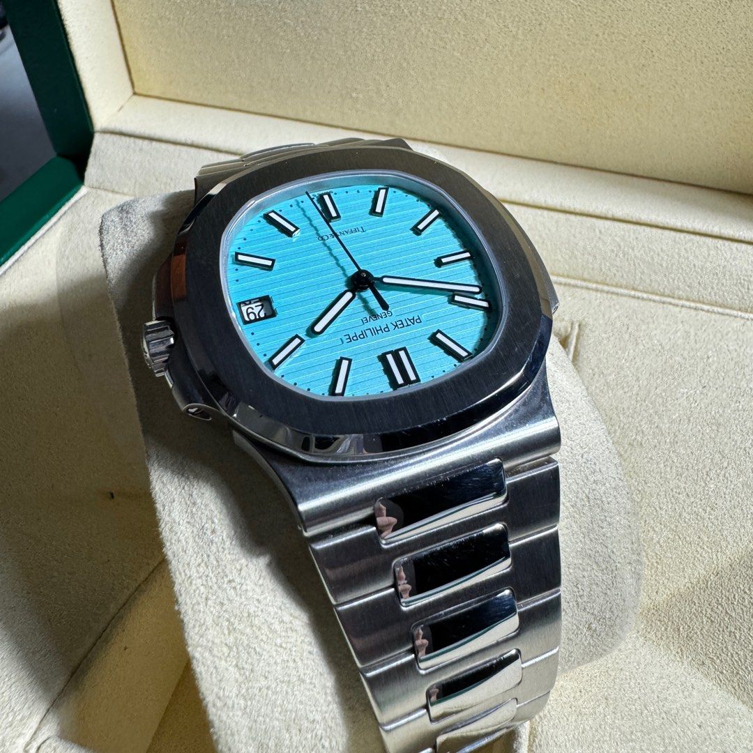 Nautilus 5711, Men's Fashion, Watches & Accessories, Watches on Carousell