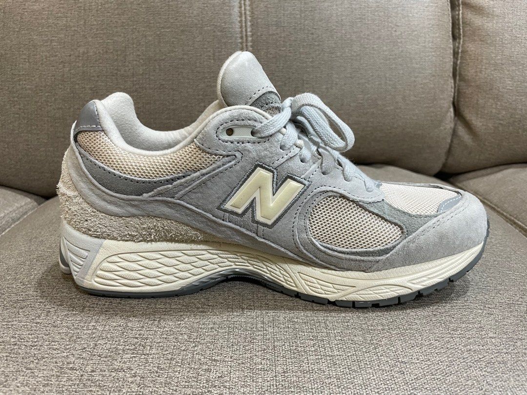 new balance M2002RLN 兔年限定 US6 24CM, 她的時尚, 鞋類, 運動鞋、球鞋在旋轉拍賣
