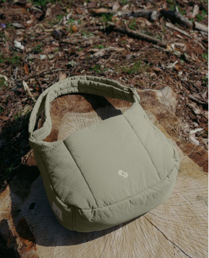 paper bunny puffer swing, Women's Fashion, Bags & Wallets, Shoulder ...