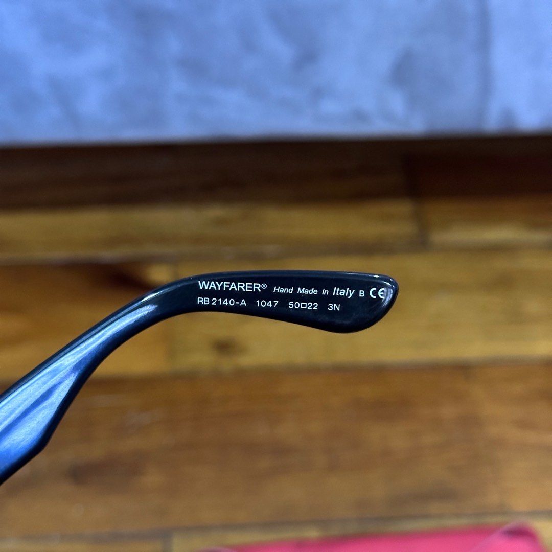 Ray-Ban Limited Edition Cartoon Print Wayfarer, Men's Fashion, Watches ...