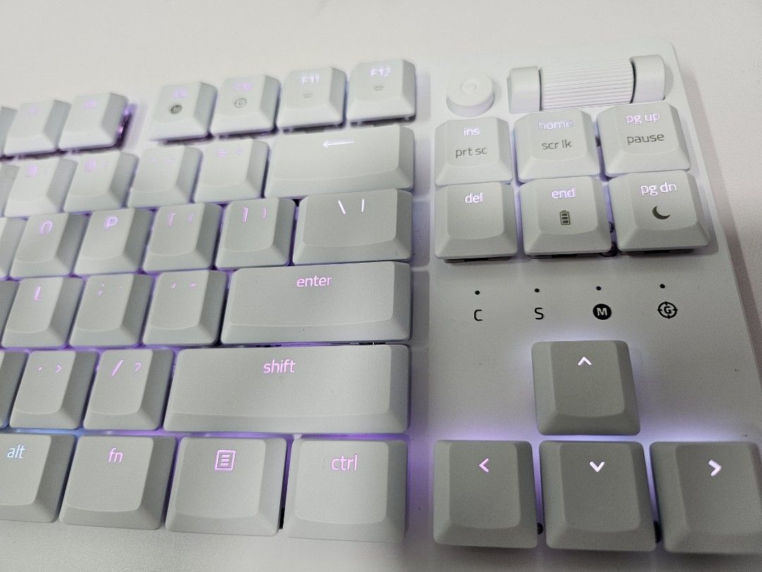 Razer Deathstalker V2 Pro TKL white + Basilisk V3 Pro white, Computers ...