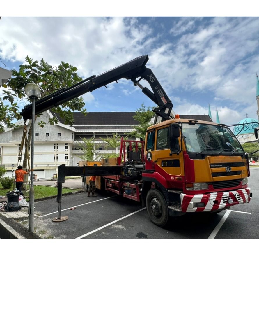 RENT LORRY CRANE + OPERATOR (2T - 12T), Cars, Vehicle Rentals on Carousell