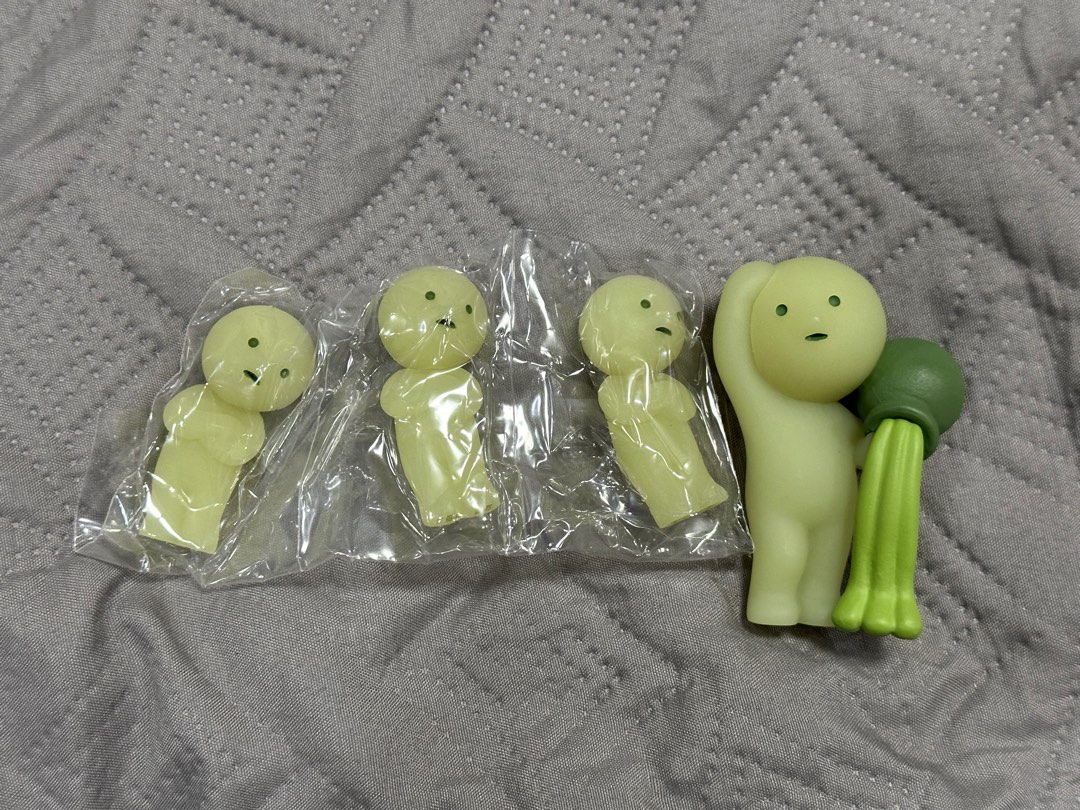 Smiski Group Think and The Source Set Work and Museum Series, Hobbies ...