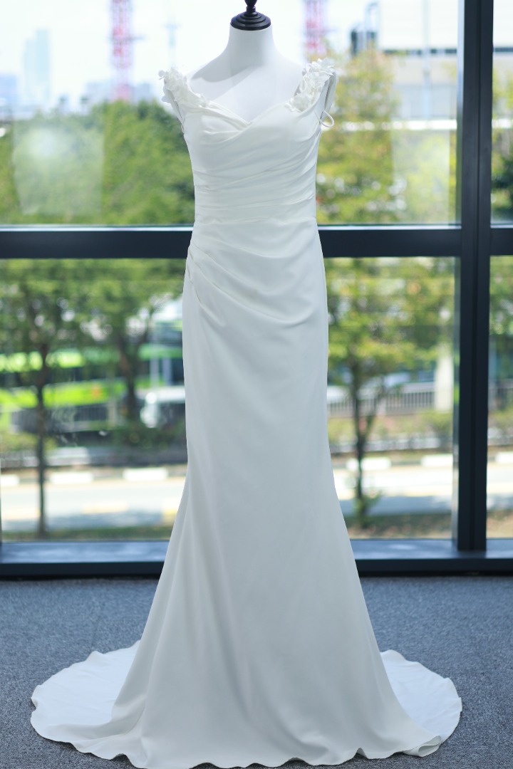 TP1003 Trumpet Gown/ White Satin ROM Wedding Dress, Women's Fashion ...