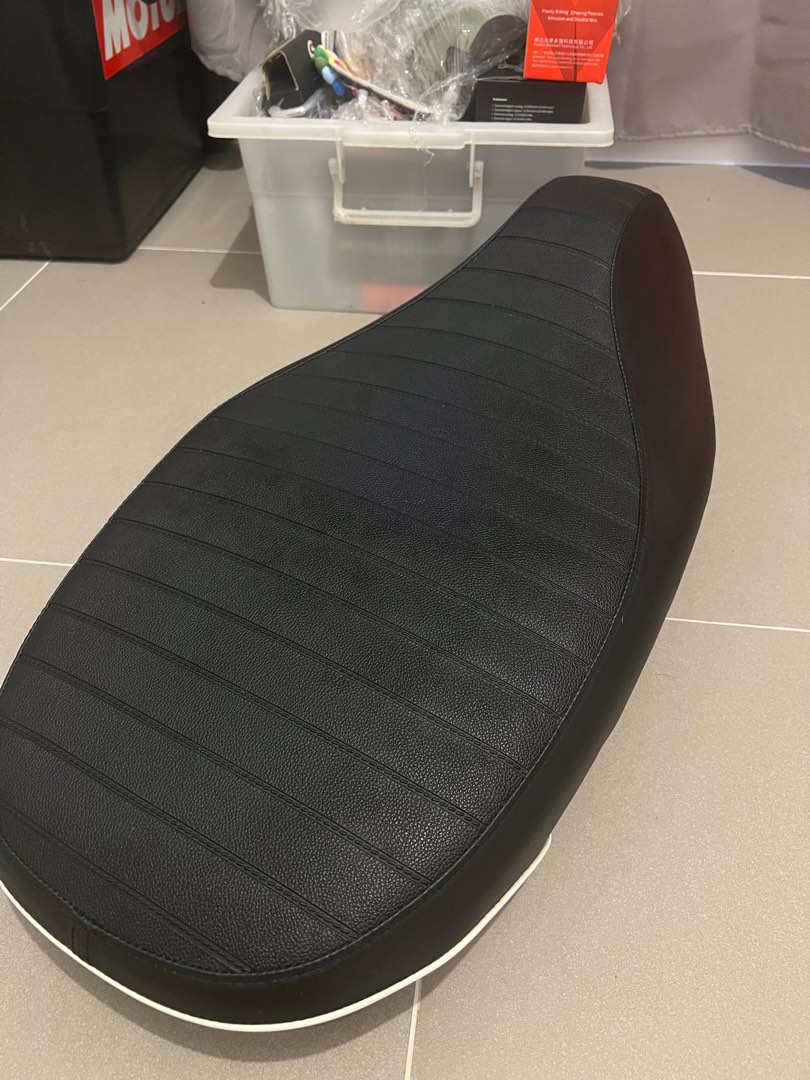 VESPA SPRING STOCK SEAT, Motorbikes, Motorbike Parts & Accessories ...