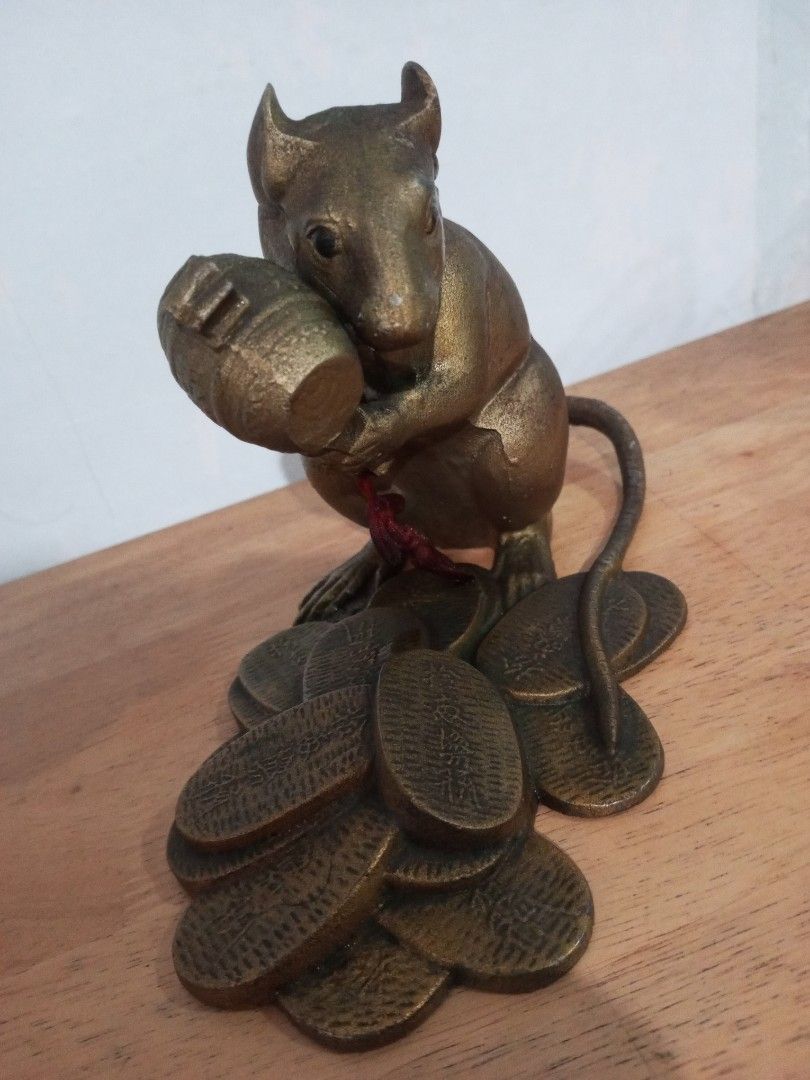 Vintage cast iron rat statue, Hobbies & Toys, Memorabilia ...